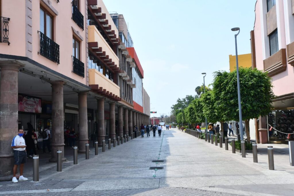 REABREN CIRCULACIÓN EN CALLE JUÁREZ DEL CENTRO HISTÓRICO - AER Noticias